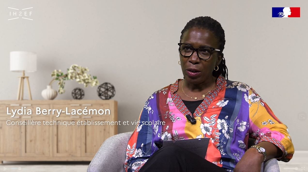 Les experts associés